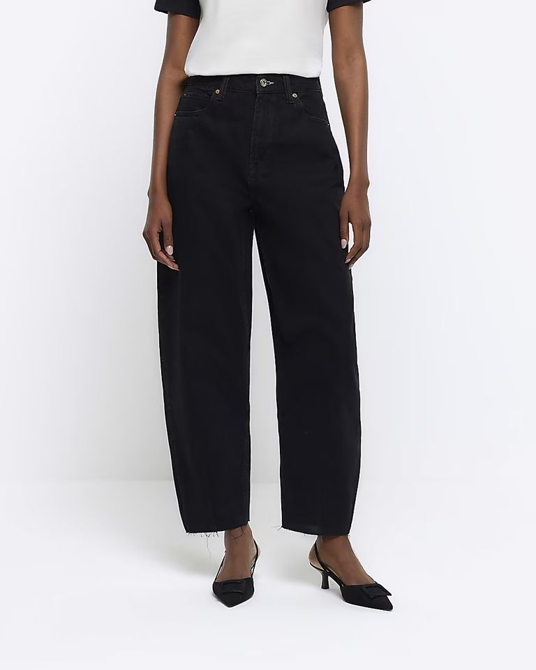 Suddenly, Everyone Is Wearing the Balloon Jeans Trend | Who What Wear