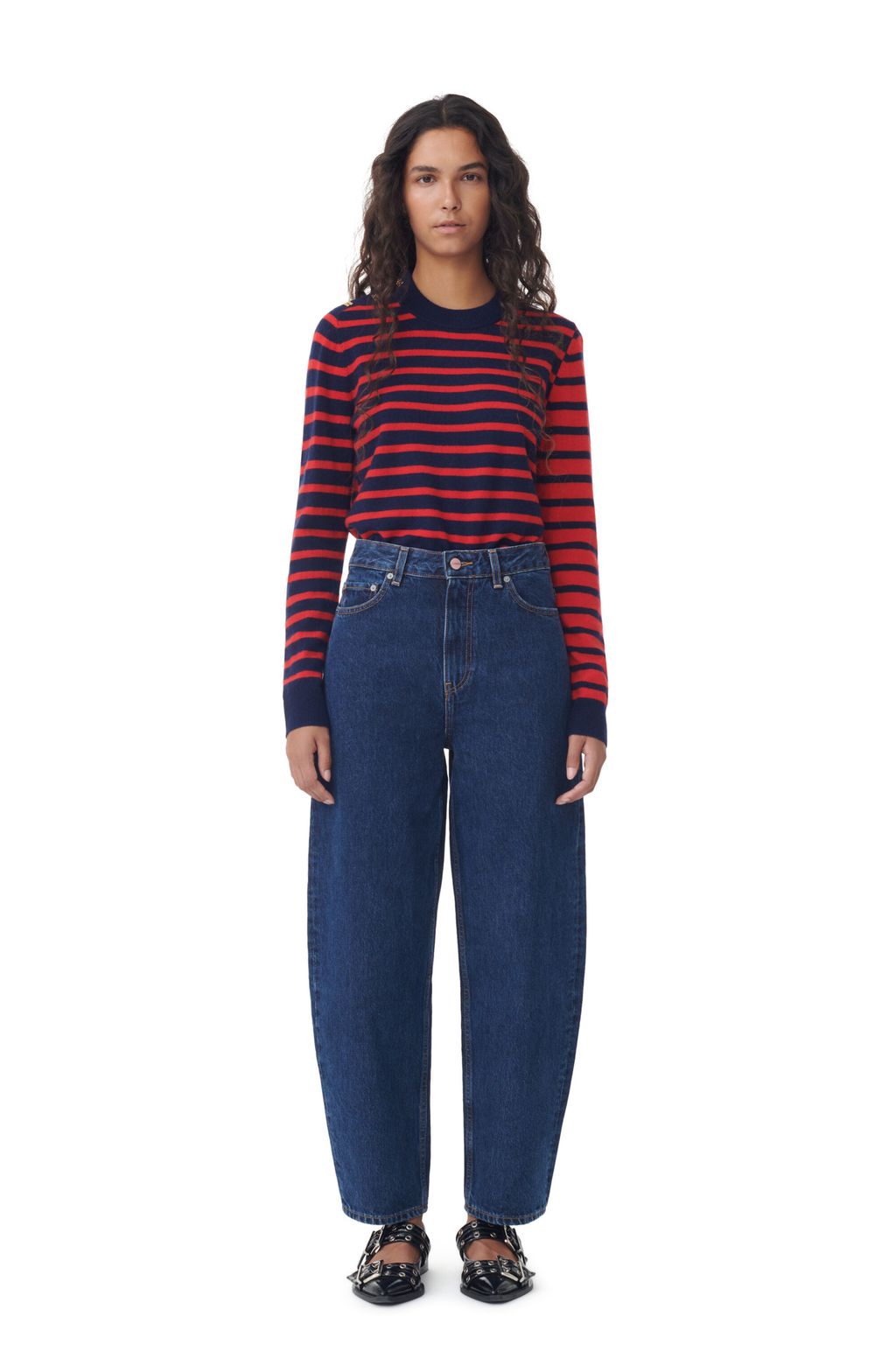 Suddenly, Everyone Is Wearing the Balloon Jeans Trend | Who What Wear