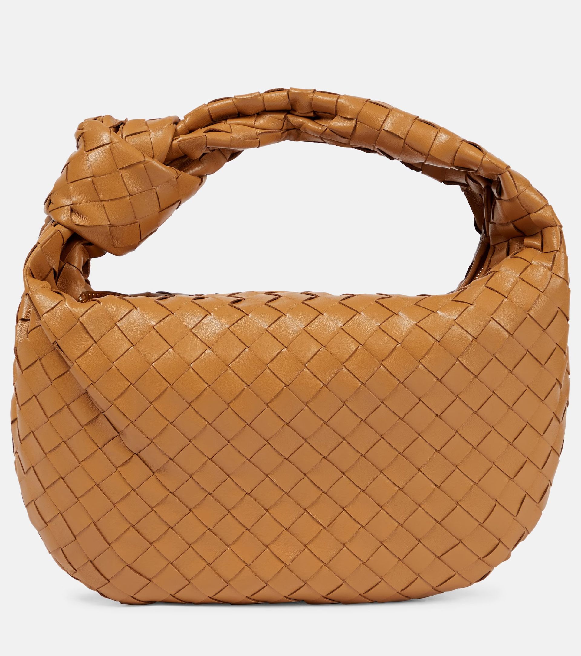 I Keep Seeing Celebrities Carrying Chic Bottega Veneta Bags | Who What Wear