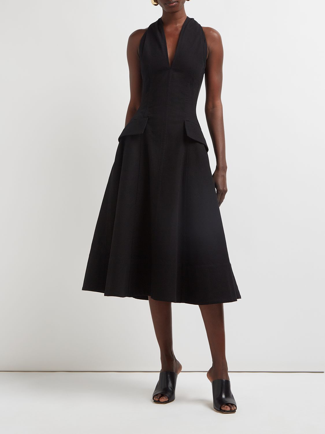 The Elegant Fashion Trend Is Set to Define 2024 | Who What Wear