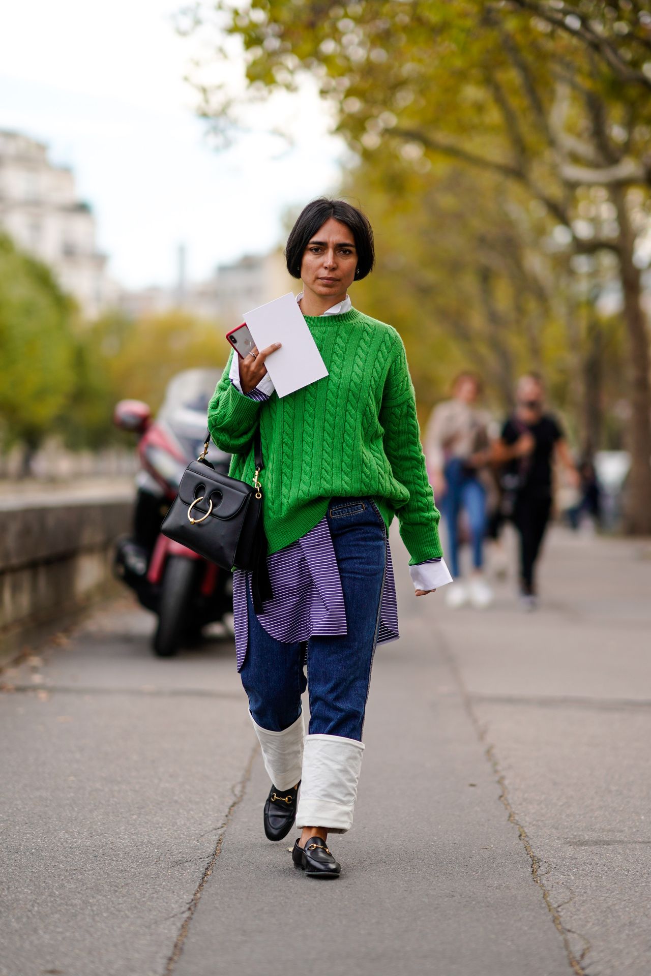 How to Tuck Your Shirt Like the Street Style Set | Who What Wear