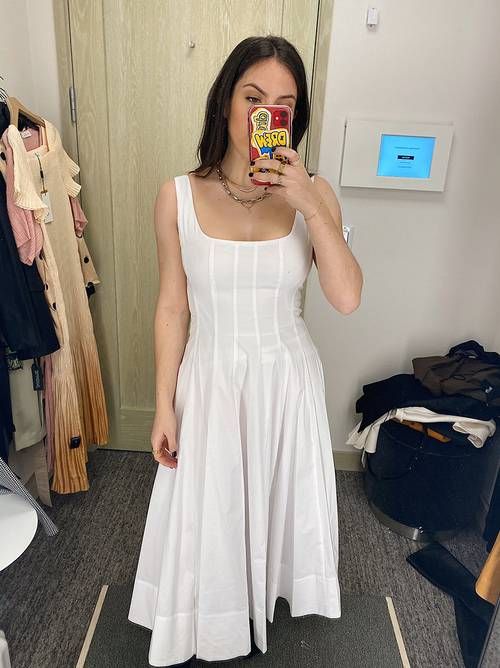 The 12 Best Clothing Styles for Short Women | Who What Wear