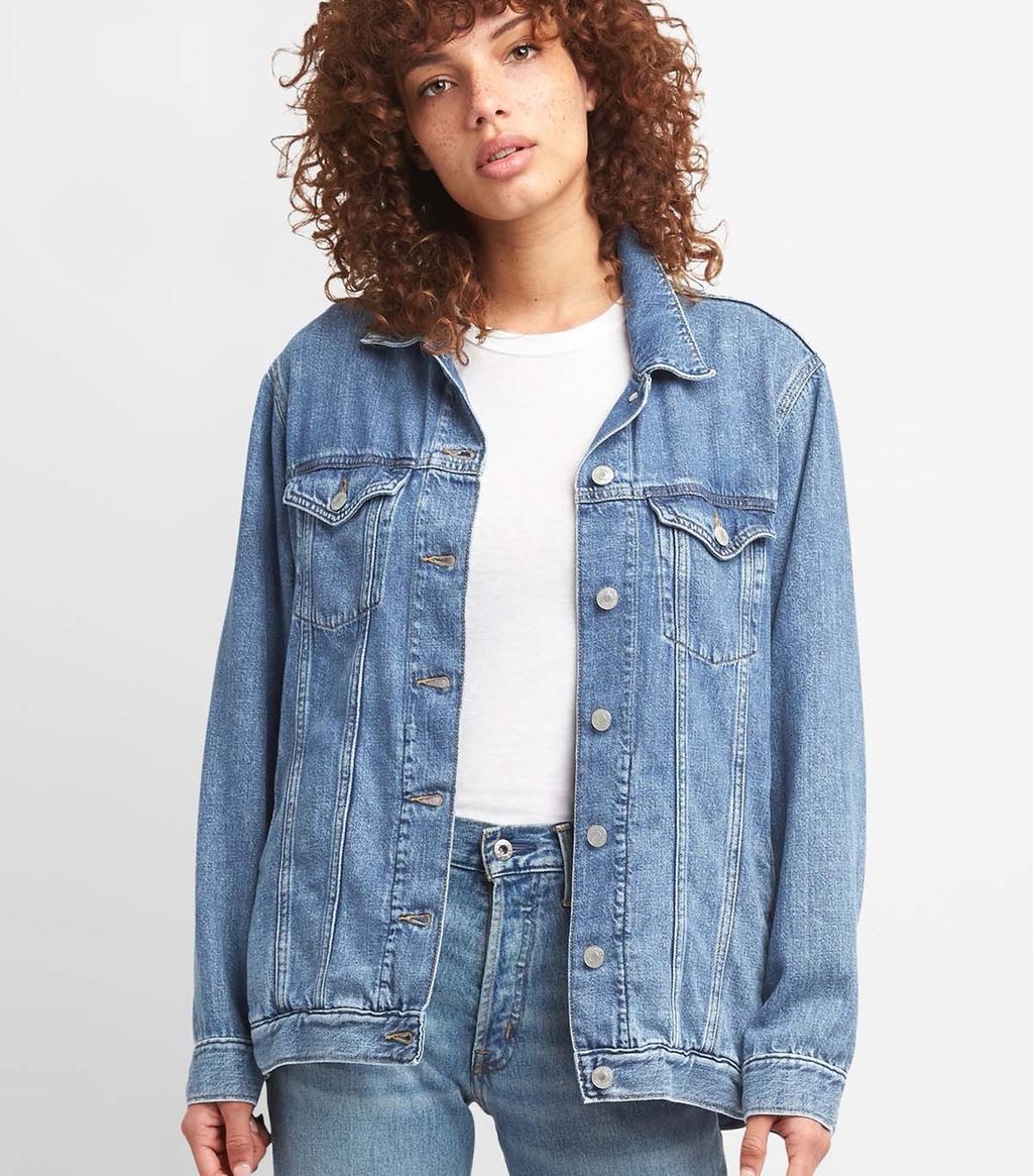 How to Wear the Oversize Denim Jacket Trend | Who What Wear