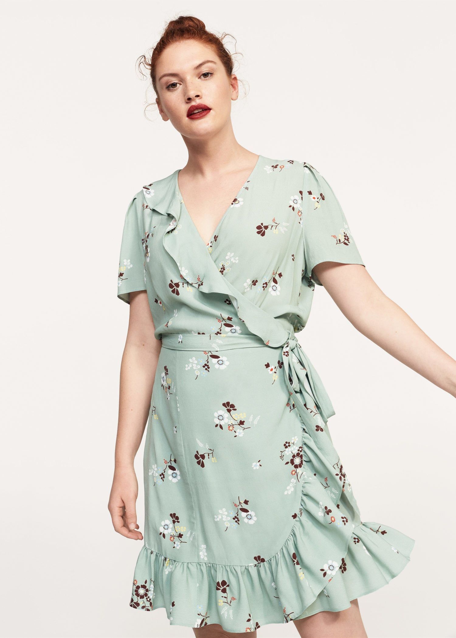 How to Wear the Plunging Neckline Trend | Who What Wear