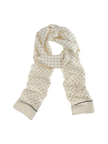 The (Easy) Secret to Tying Your Scarf for Maximum Warmth | Who What Wear