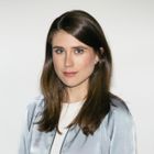 Elizabeth Olsen Wore Classic Chanel Heels With Cropped Pants | Who What ...