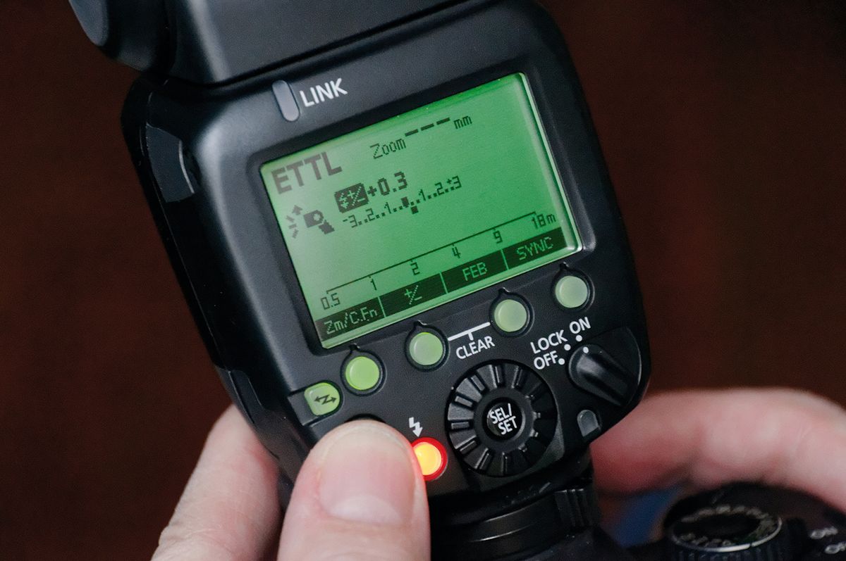 Bounce flash: tips to achieve natural lighting with a flashgun ...