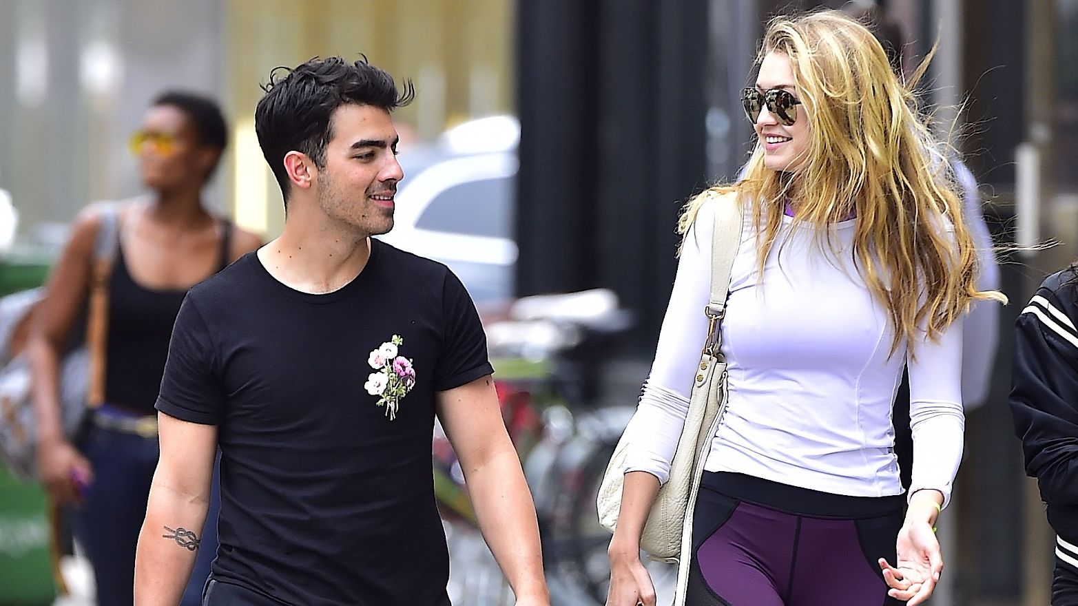 Joe Jonas Plays "Shag, Marry, Kill" with Taylor Swift, Gigi Hadid, and ...