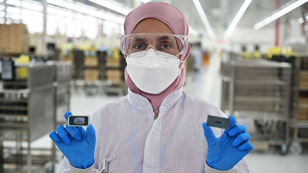 Intel's next-gen laptop CPUs unleashed. Can AI beat Apple? | Windows ...