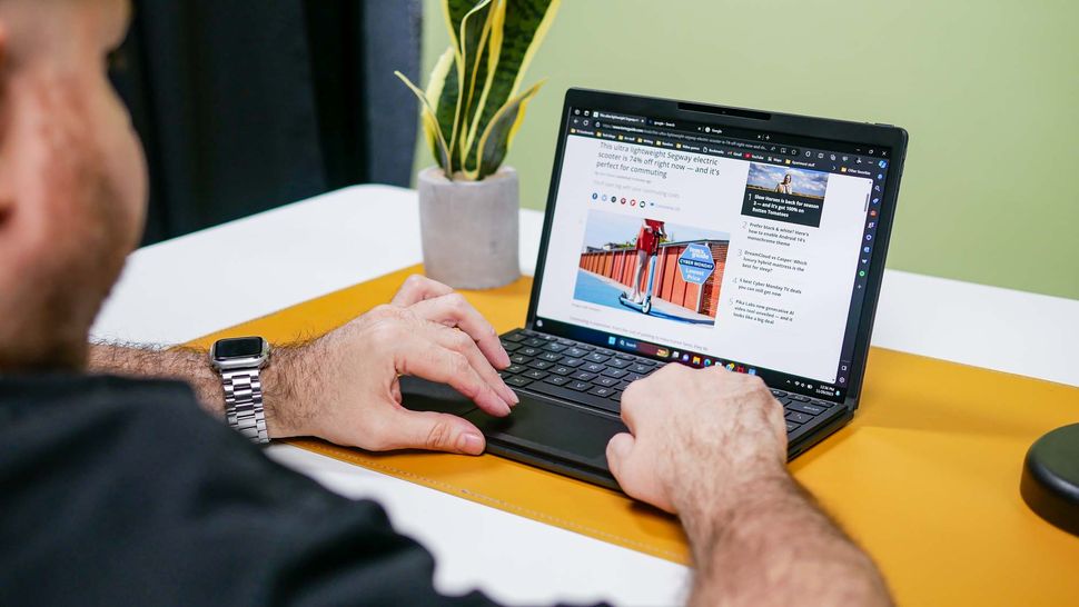 HP Spectre Fold review — the best foldable laptop yet costs a fortune ...