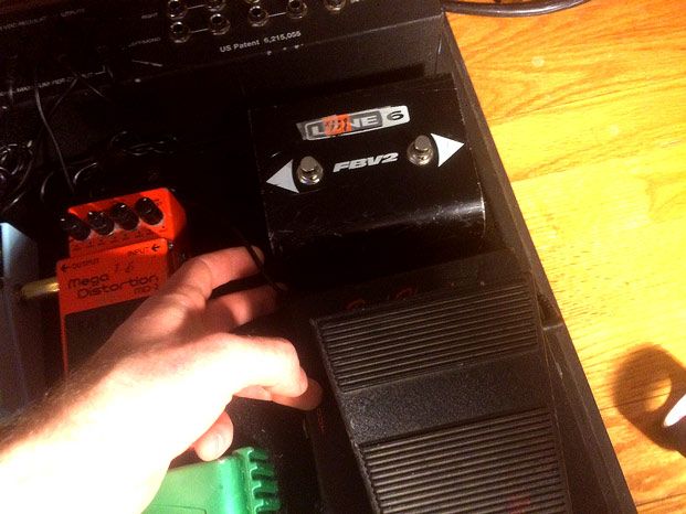 Pedalboard Wiring Ideas and Organization: How to Hide the Mess | Guitar ...