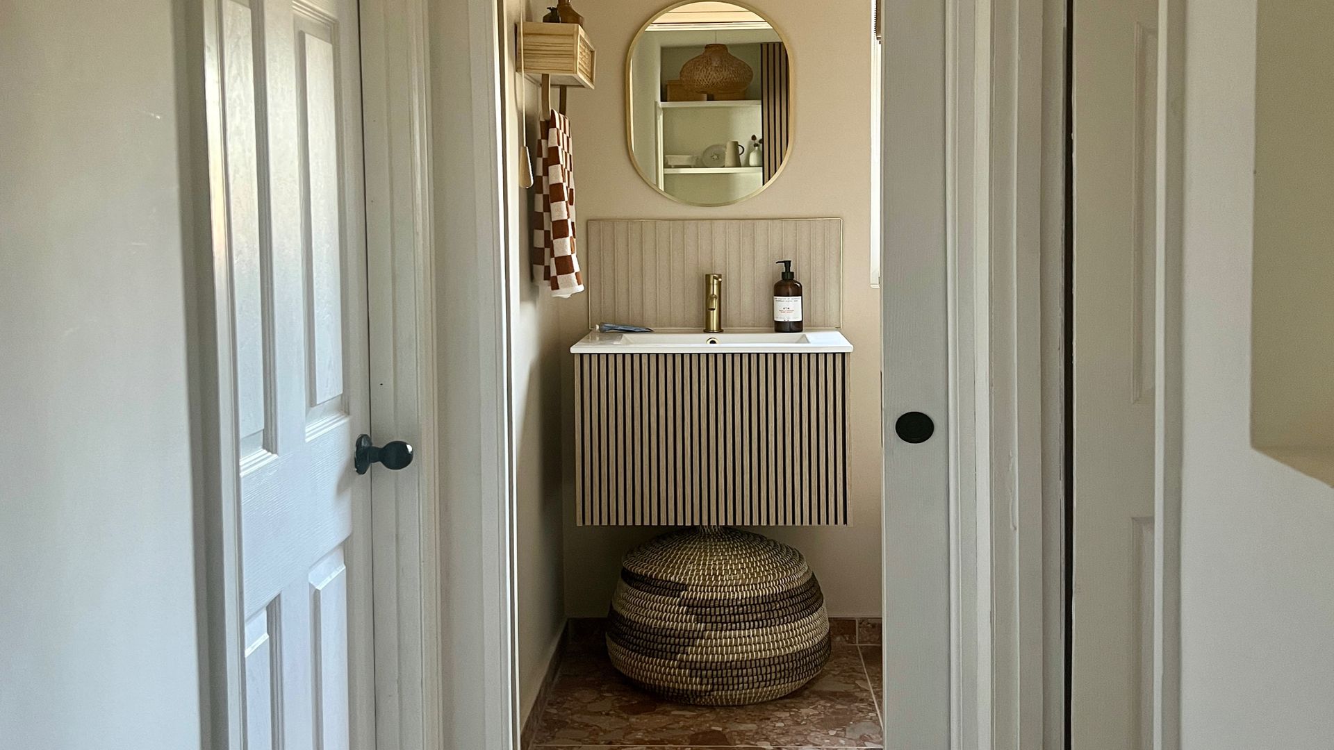 I'm a stylist and this is how I made the most of my small shower room ...