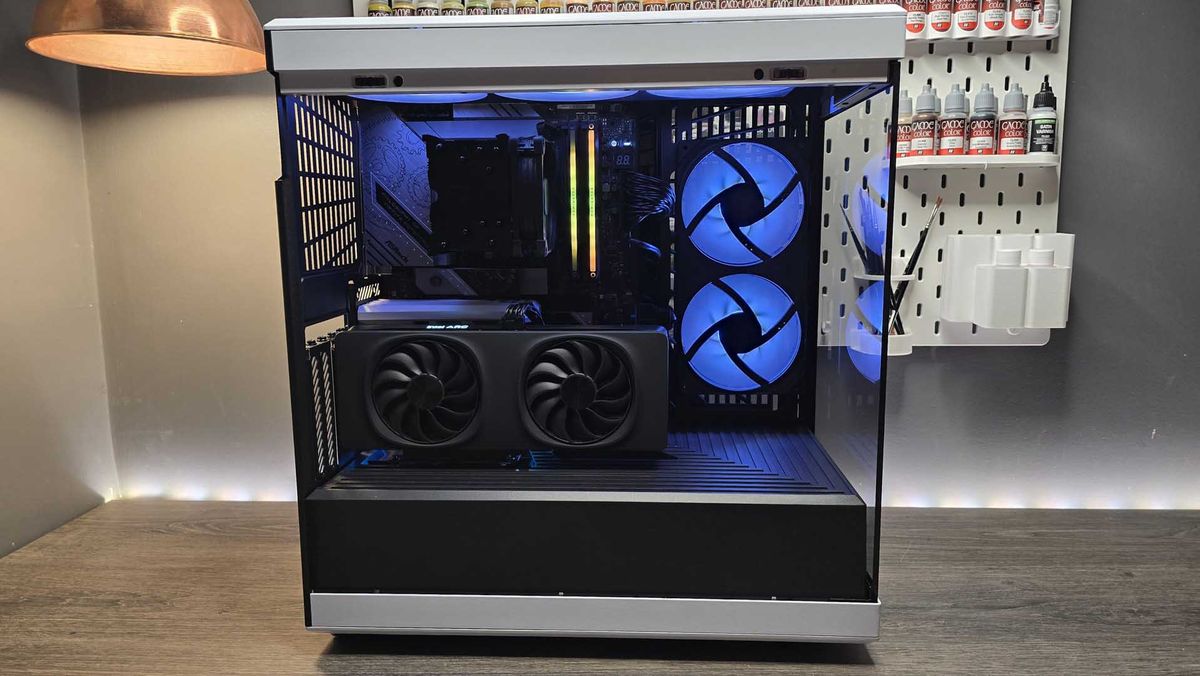 Hyte Y40 review | PC Gamer