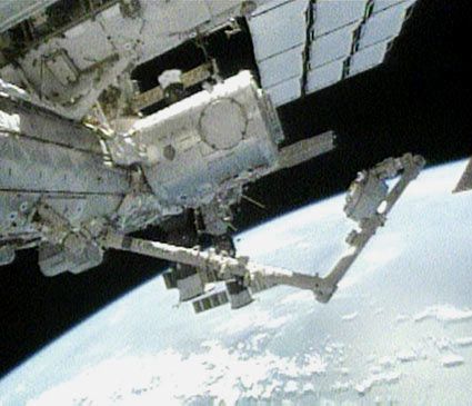 Astronauts Battle Glitches to Move Space Station's Observation Deck | Space