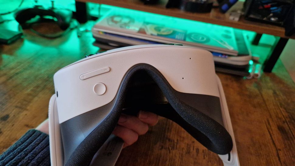 Meta Quest 3S review: “Maybe the best entry-level VR device ever ...