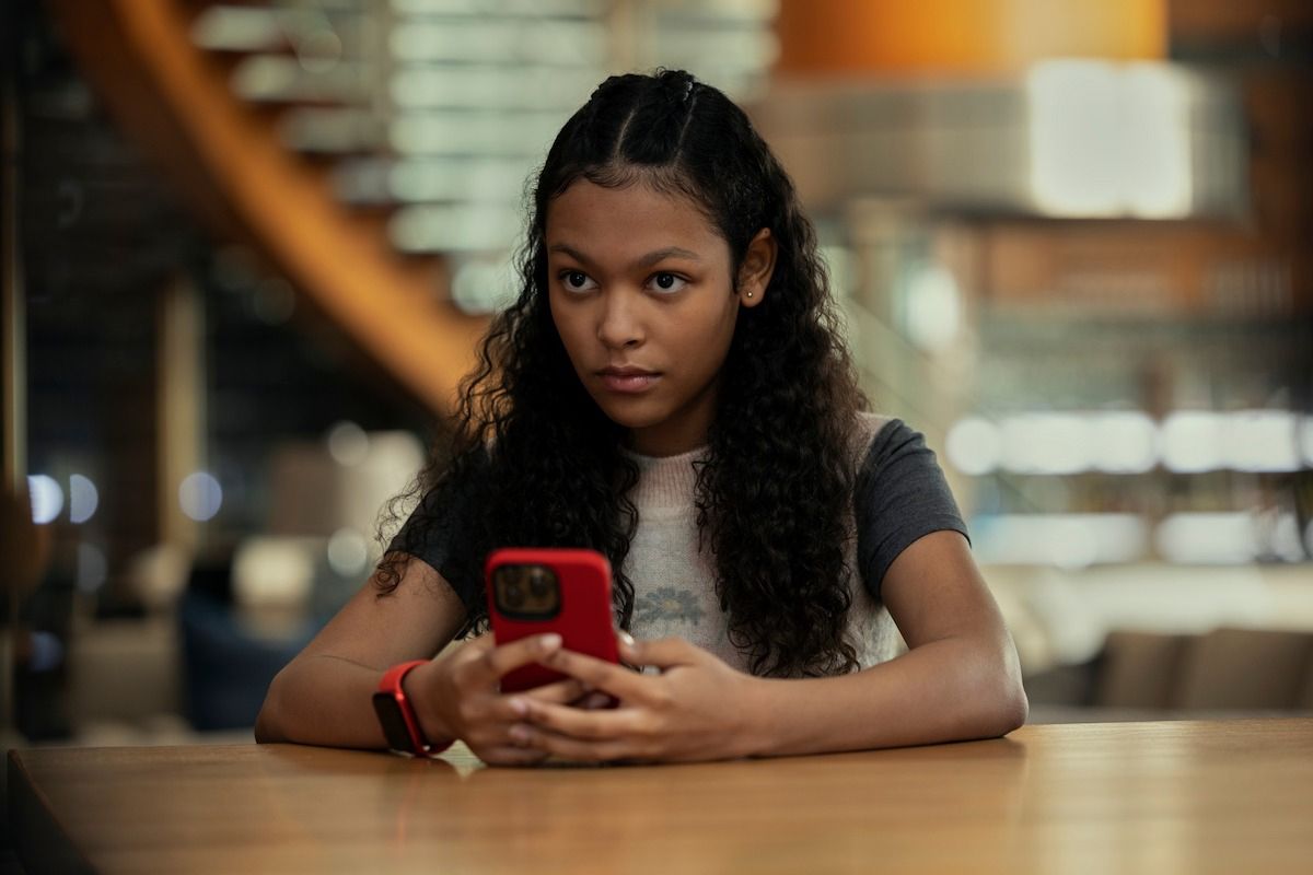 The Cast of 'The Fall of the House of Usher' | Marie Claire