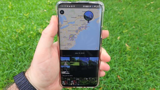 How to use the map to browse photos by places in Google Photos ...