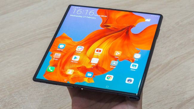 Huawei Mate X hands-on: First impressions, specs and more | Tom's Guide