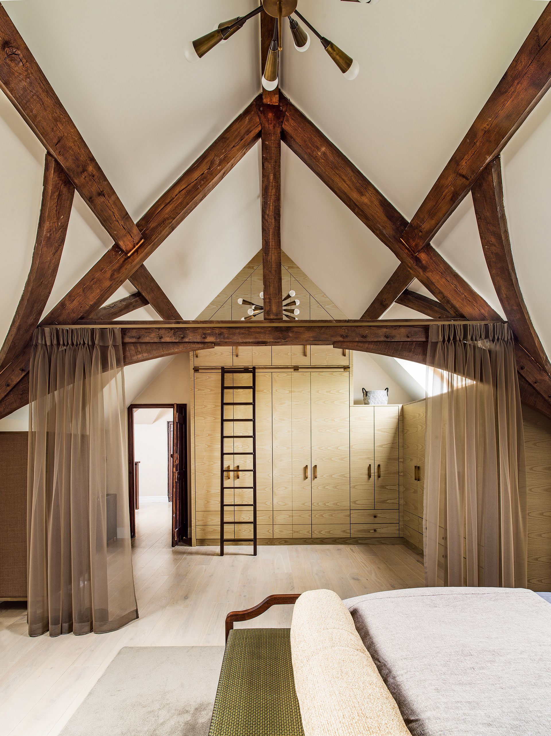 Bedroom layout ideas: 11 ways to make the most of your space | Homes ...