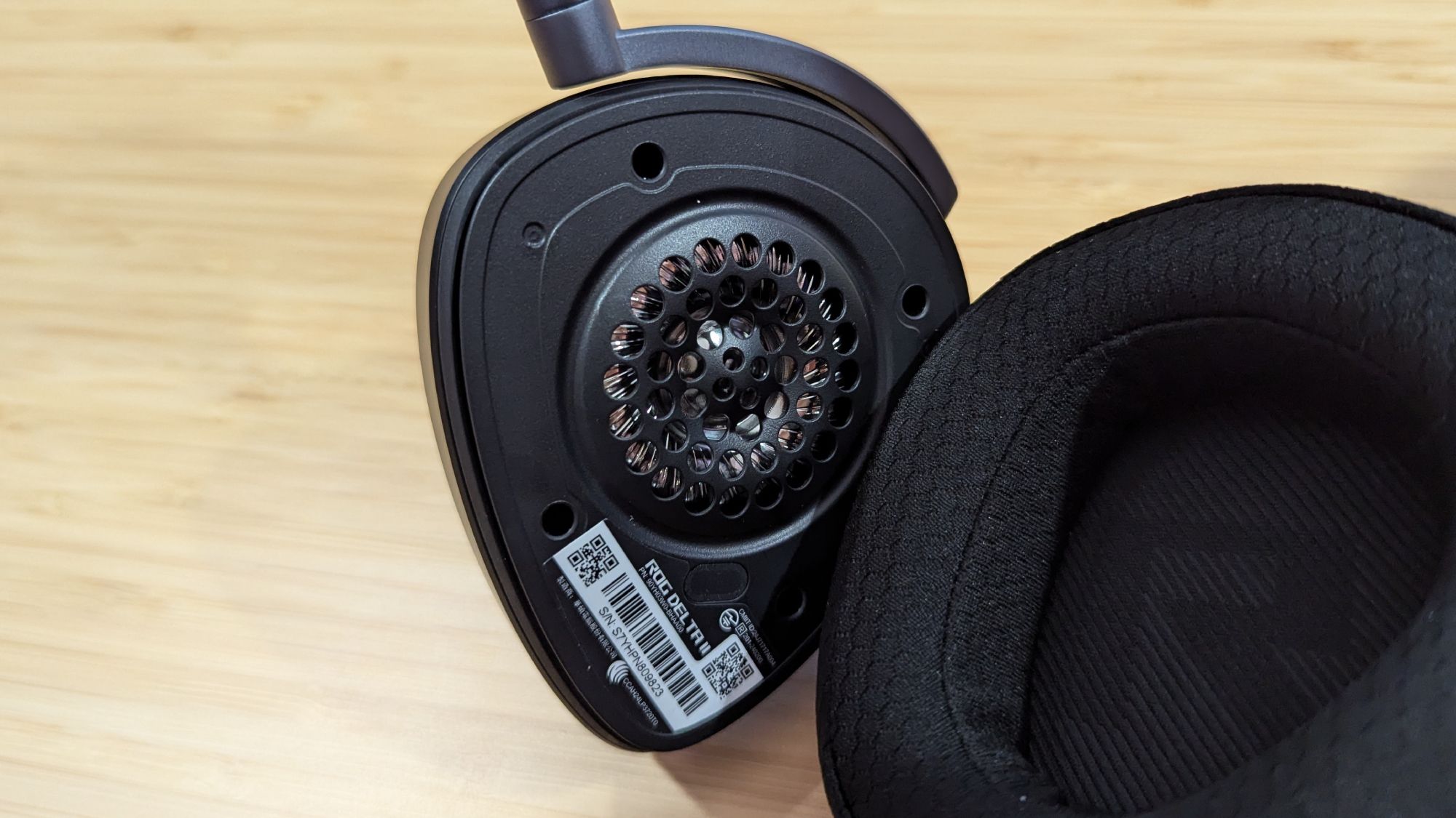 This gaming headset blew my mind because of 2 incredible features ...