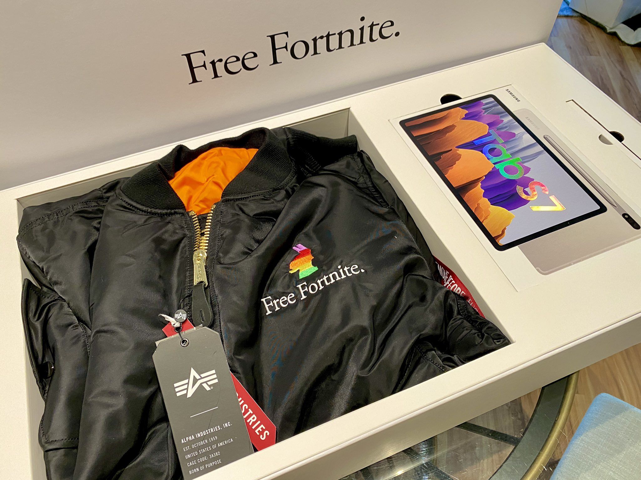 Epic is sending Apple-themed 'Free Fortnite' press packages to ...