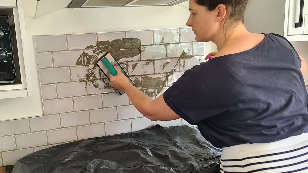 How to Grout Tiles: Learn To Prepare, Mix and Apply | Homebuilding