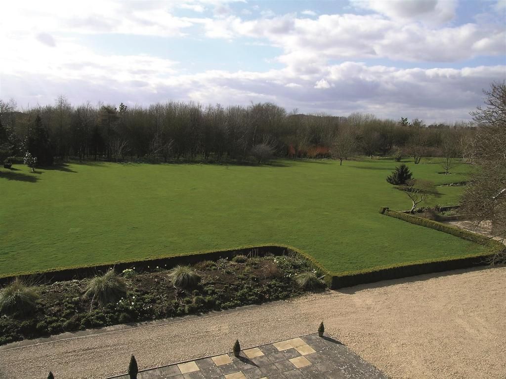 The Cotswolds country house once owned by the Horlicks millionaires, on ...