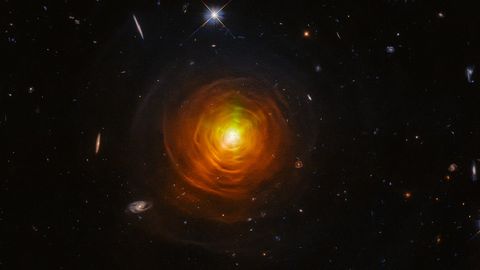 This creepy photo of a dying star looks like a portal to the underworld ...