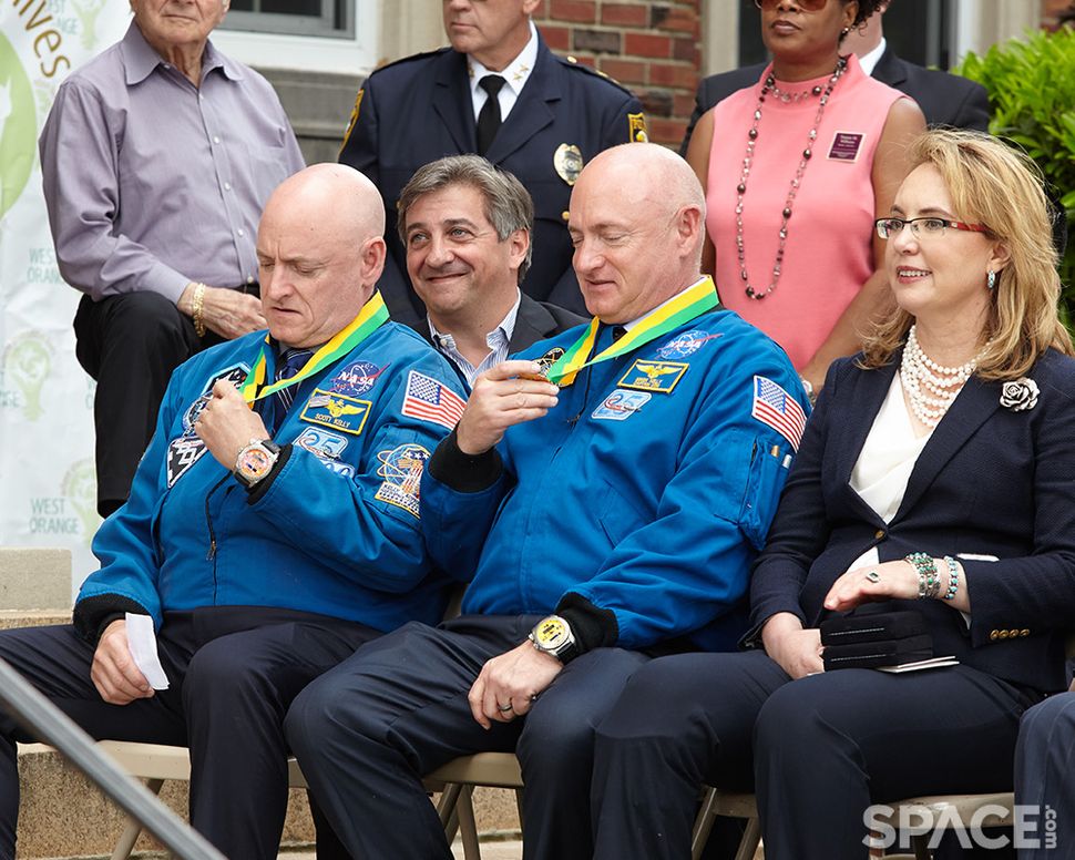 NJ Town Celebrates Hometown Astronaut Twins Mark and Scott Kelly ...
