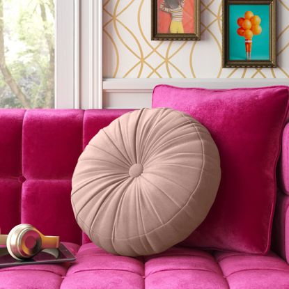 Kelly Clarkson’s living room has 'conversational seating' | Homes and ...
