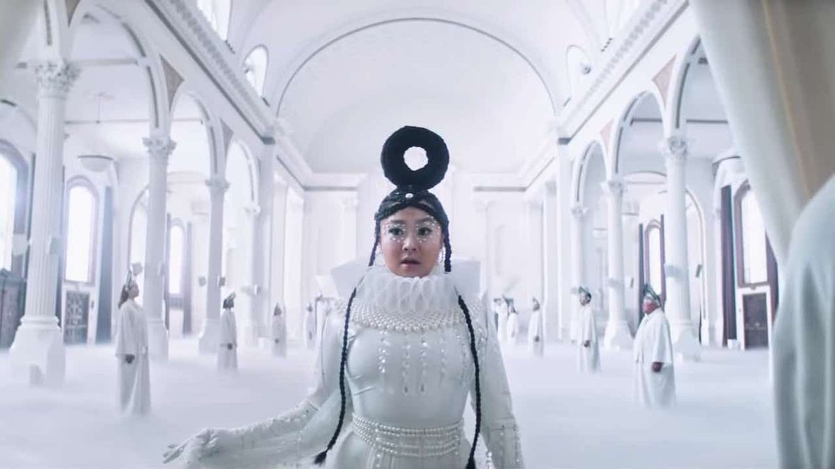 4 Reasons Why You Need To See Everything Everywhere All At Once Right ...