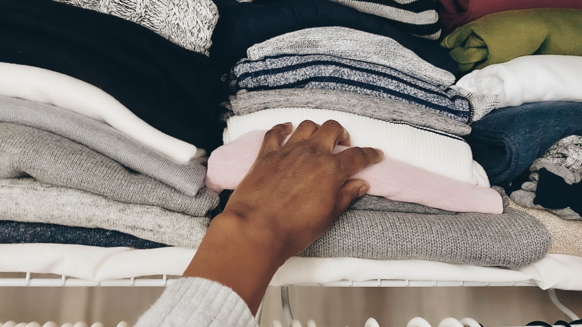 The best way to store jumpers: storage secrets from the experts | Woman ...