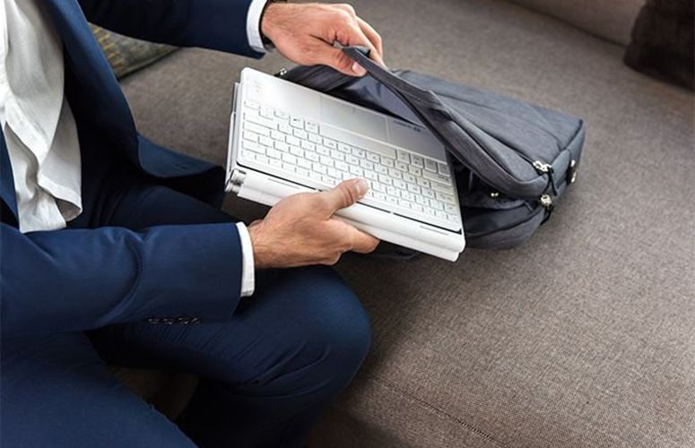 iMoov Review: A Clever (But Clunky) Portable Stand | Laptop Mag