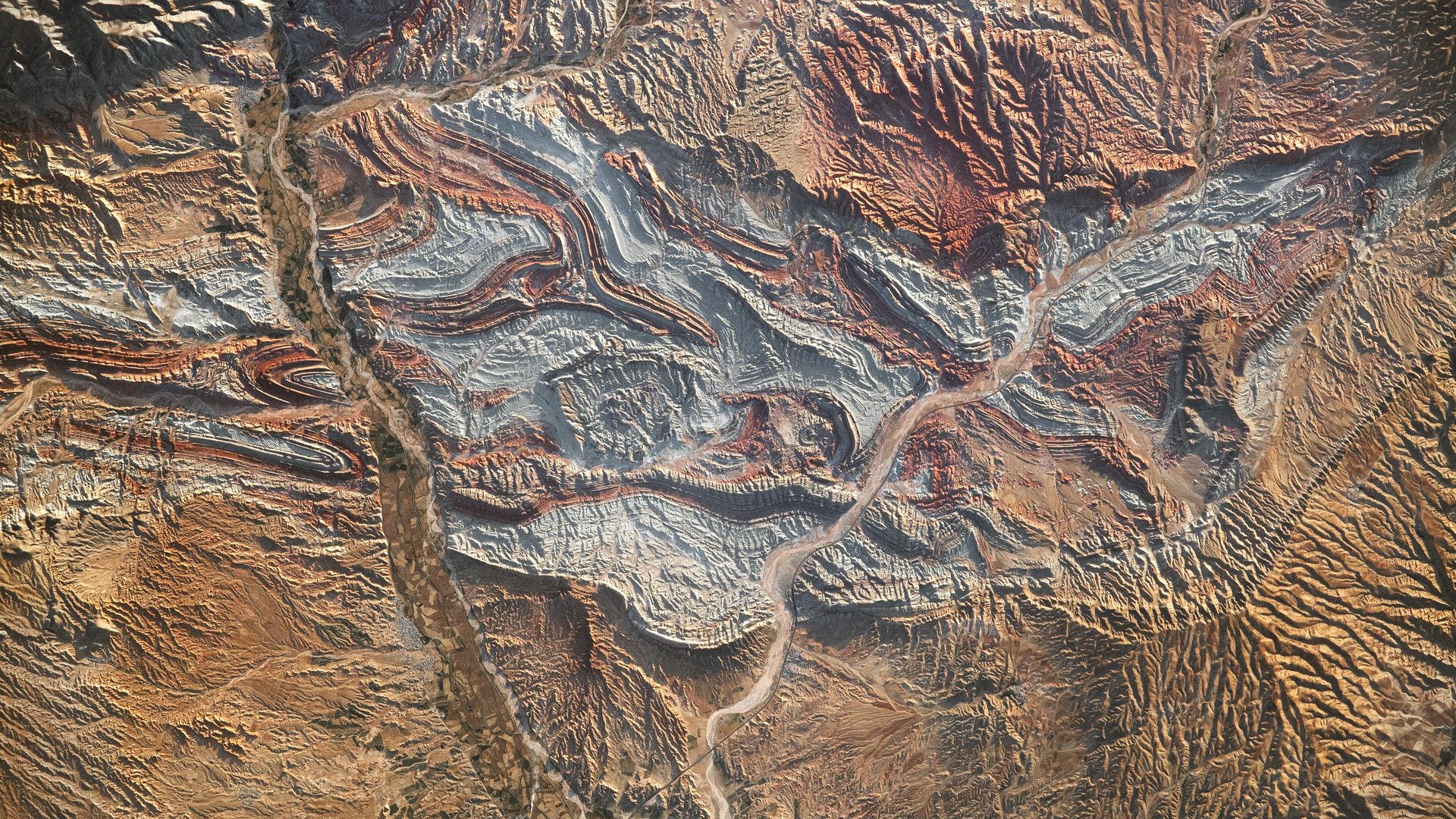 Iran's folded rocks: The crumpled mountains at the intersection of Asia ...