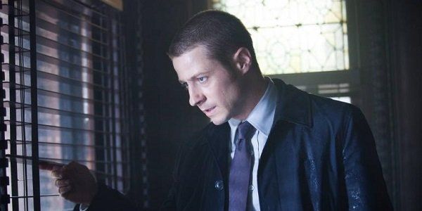 Will Gotham's Jim Gordon Ever Grow A Mustache? Ben McKenzie Answers ...