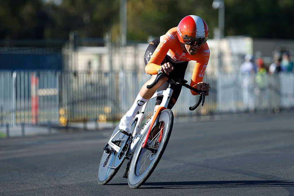 Tour Down Under: Samuel Watson edges out Ethan Vernon for prologue ...