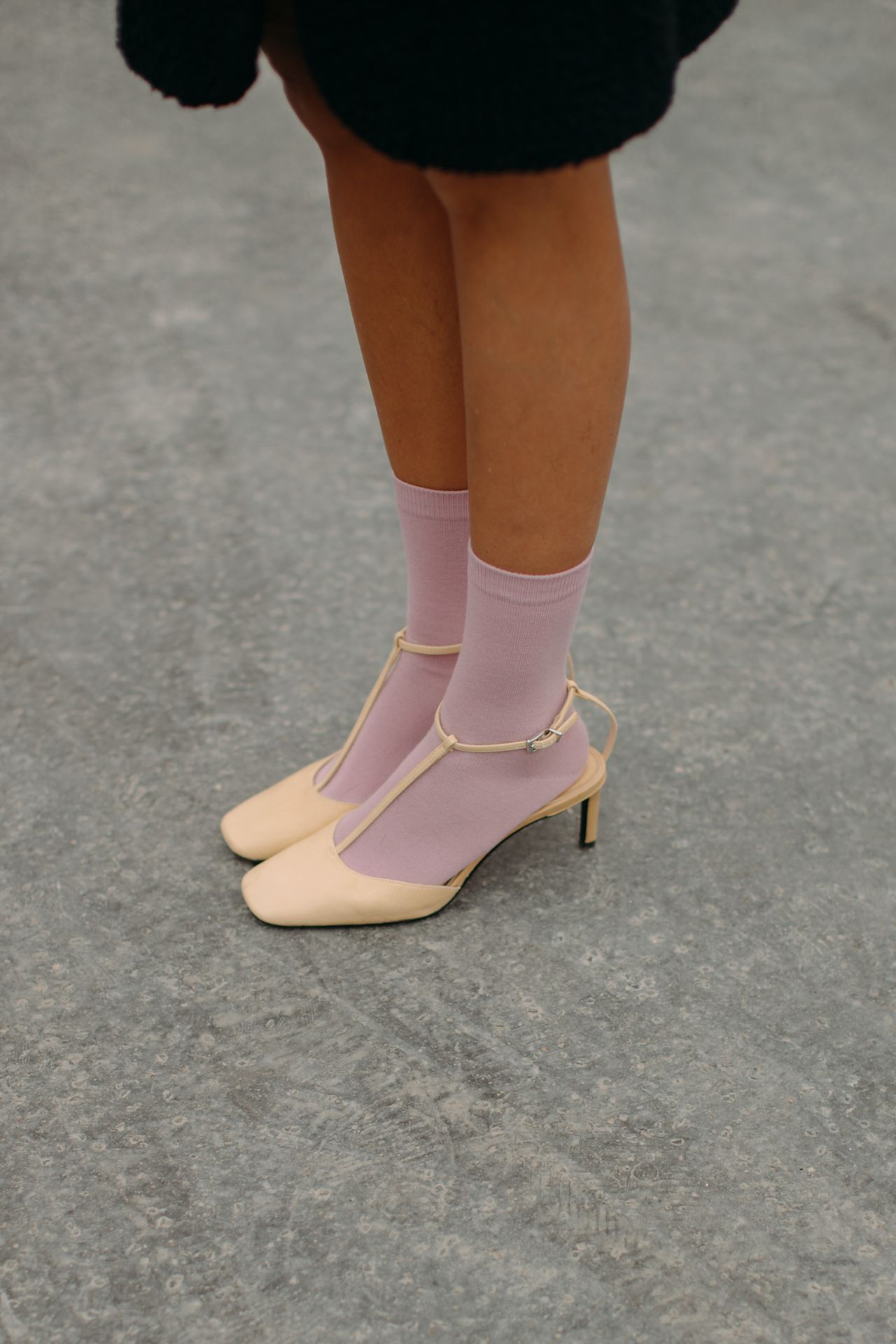 How French Women Are Wearing Butter Yellow in 2025 | Who What Wear