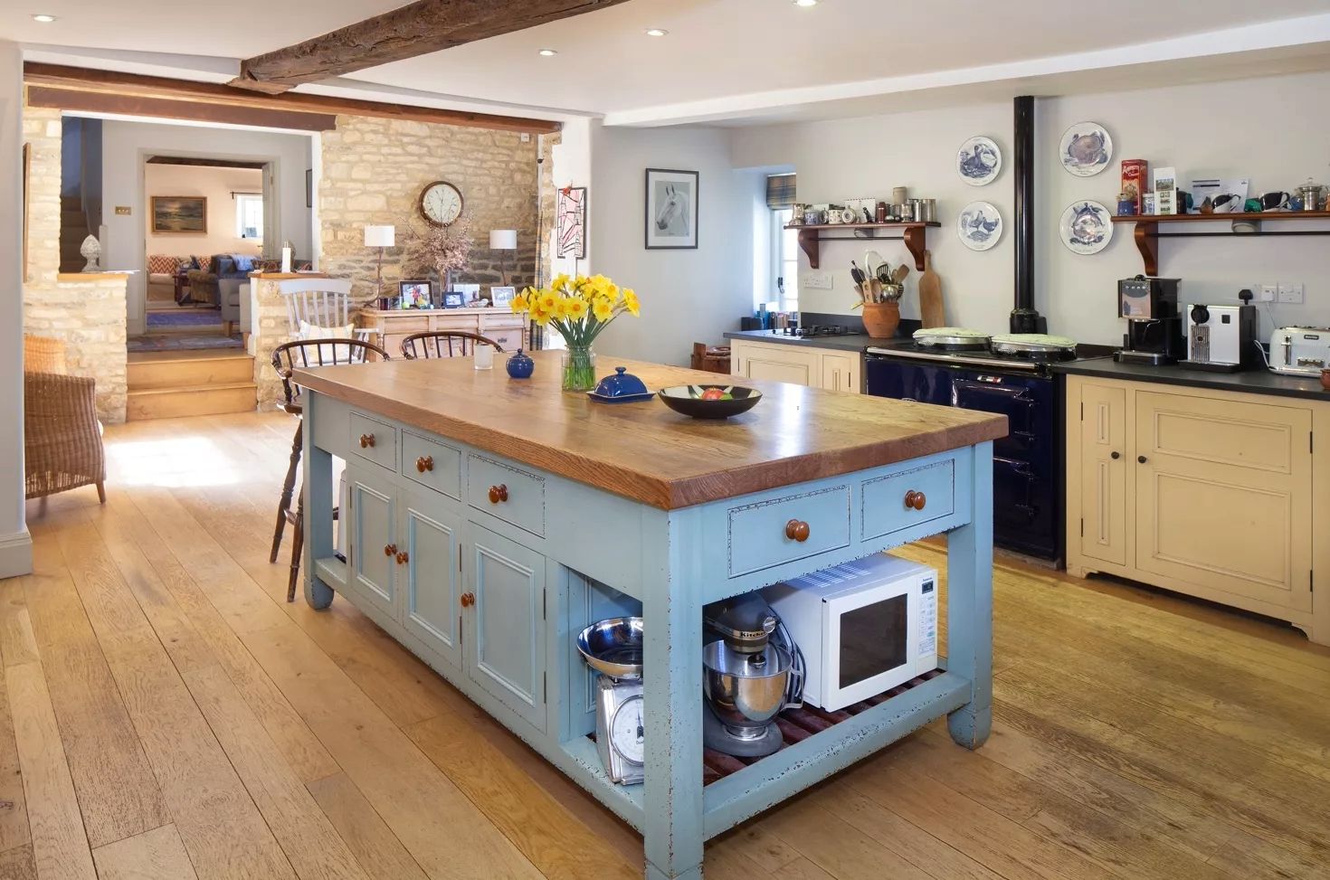 A charmingly unspoilt 17th century farmhouse for sale in the Cotswolds ...