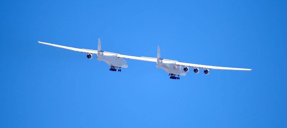 Stratolaunch's Roc soars again: Biggest airplane ever built aces 4th ...