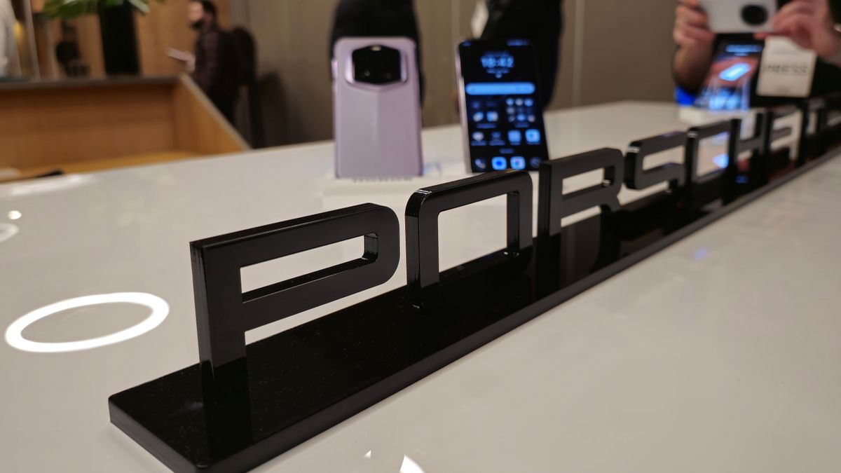 This Porsche X Honor smartphone collab validates an unexpected tech ...