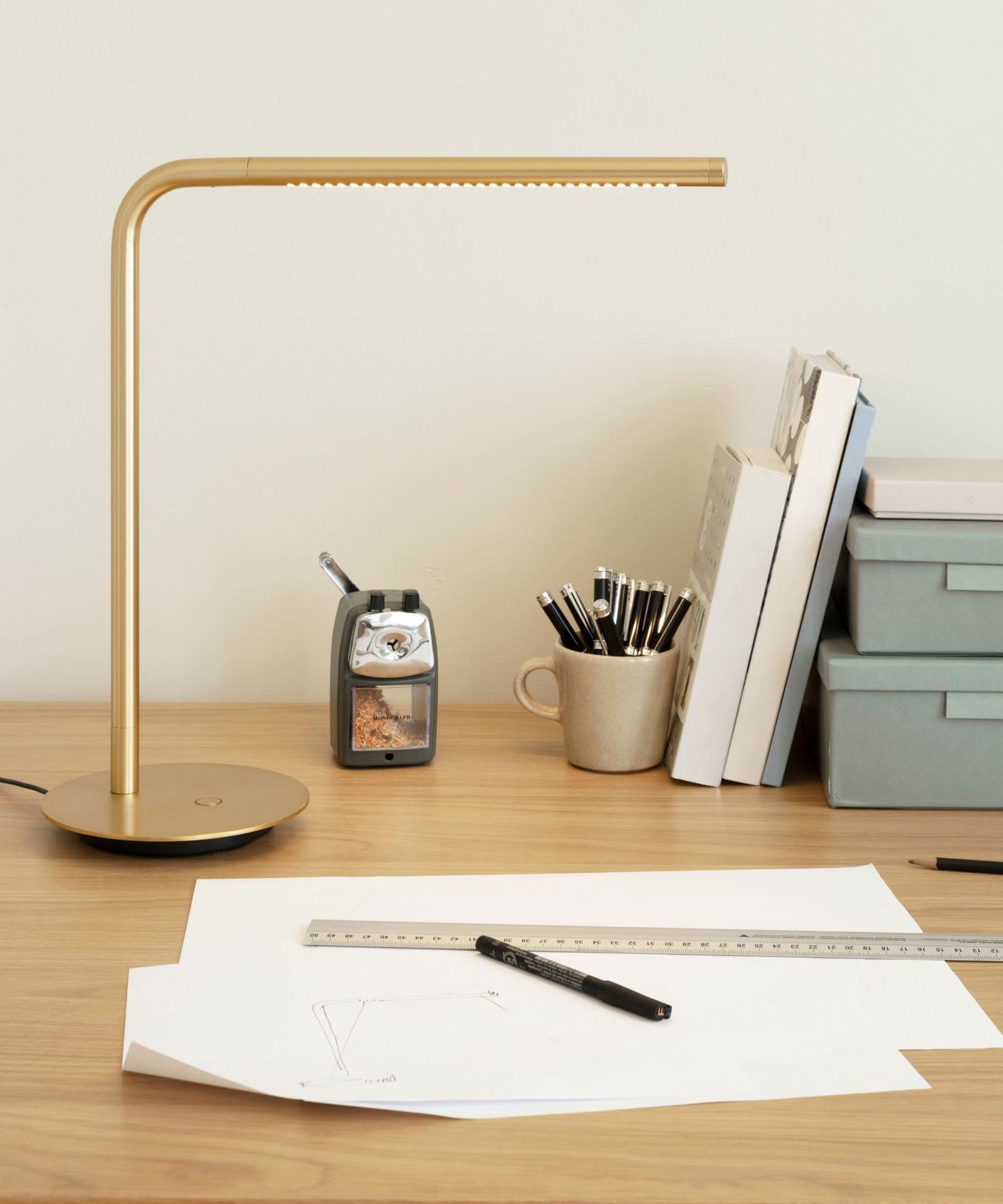7 small office lighting ideas to glow up your space | Real Homes