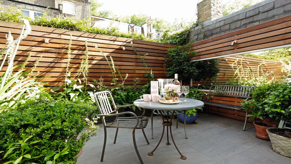 Narrow Garden Ideas: 14 Ways to Maximise Space | Homebuilding