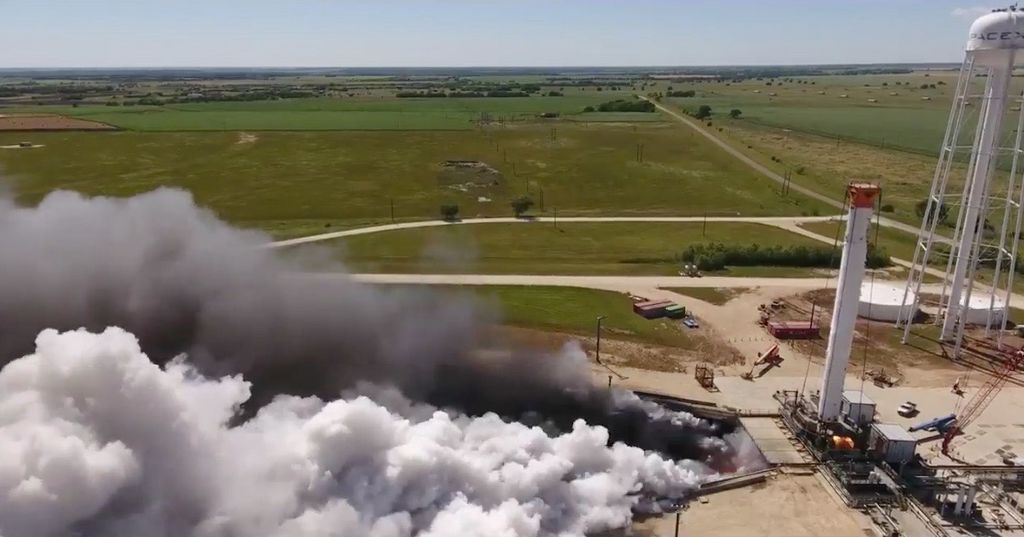 SpaceX Static-Fires Falcon Heavy Core for 1st Time (Video) | Space