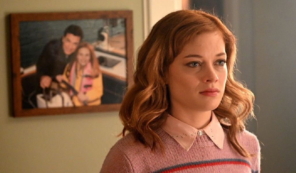 Zoeys Extraordinary Playlist Season 2 7 Things We Know So Far Cinemablend