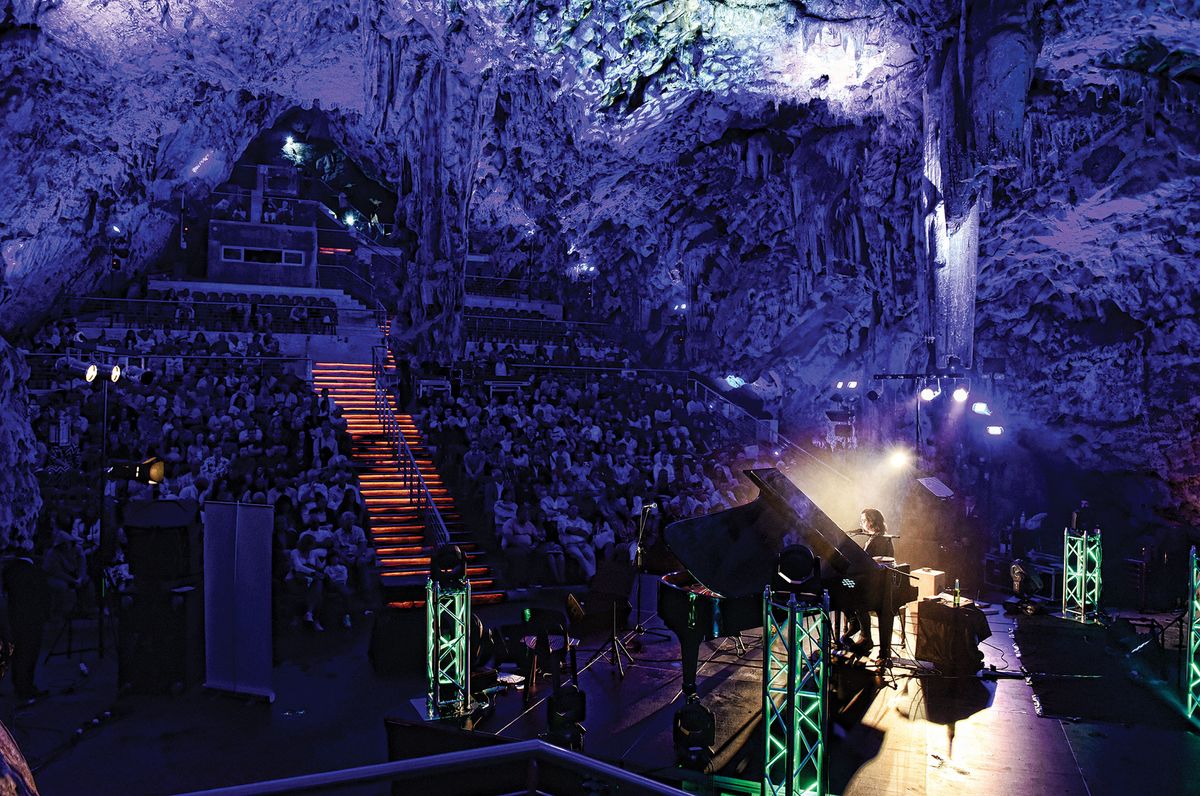 Steve Hogarth: Holidays In Eden | Louder