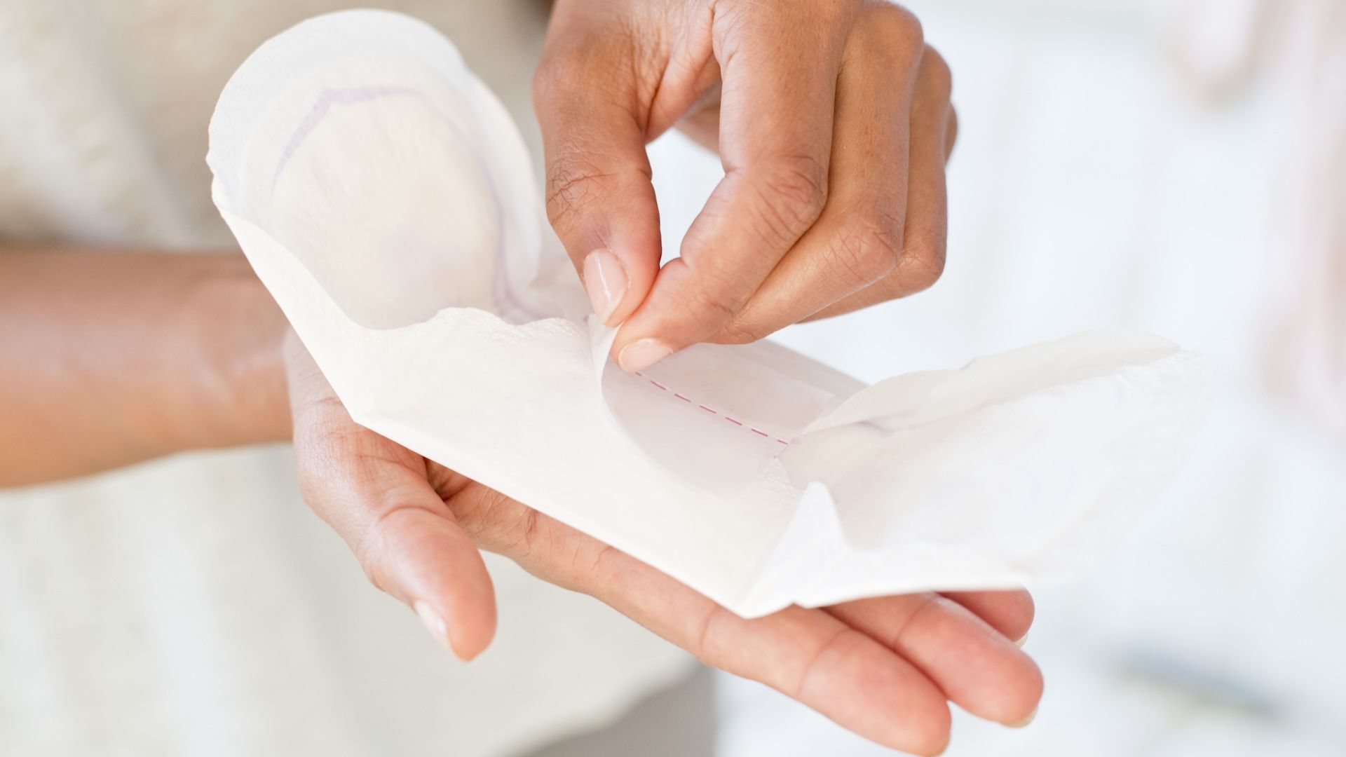 New menstrual pad device tracks period blood for signs of disease ...