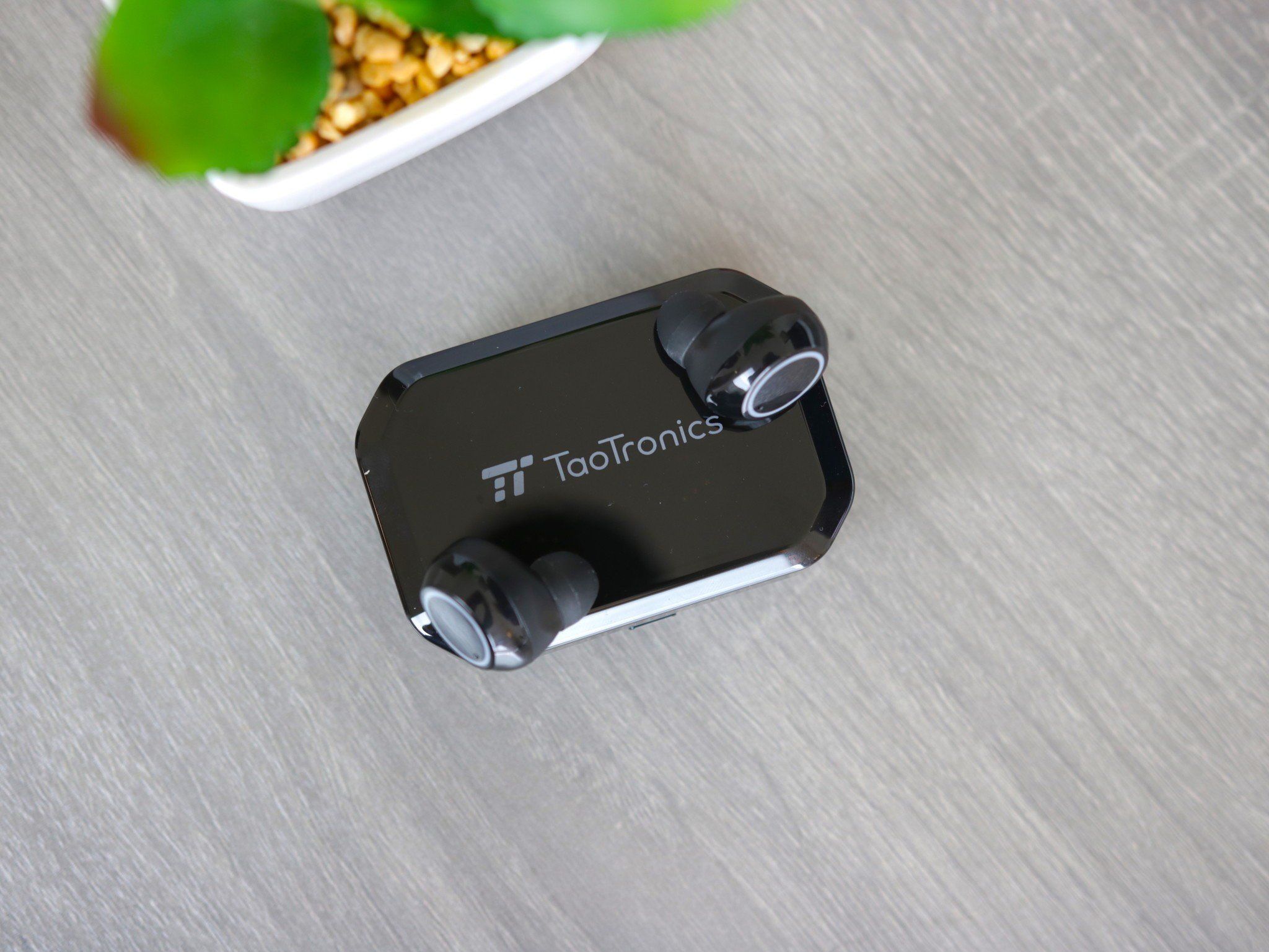 TaoTronics True Wireless Earbuds TT-BH052 review: Better than you'd ...