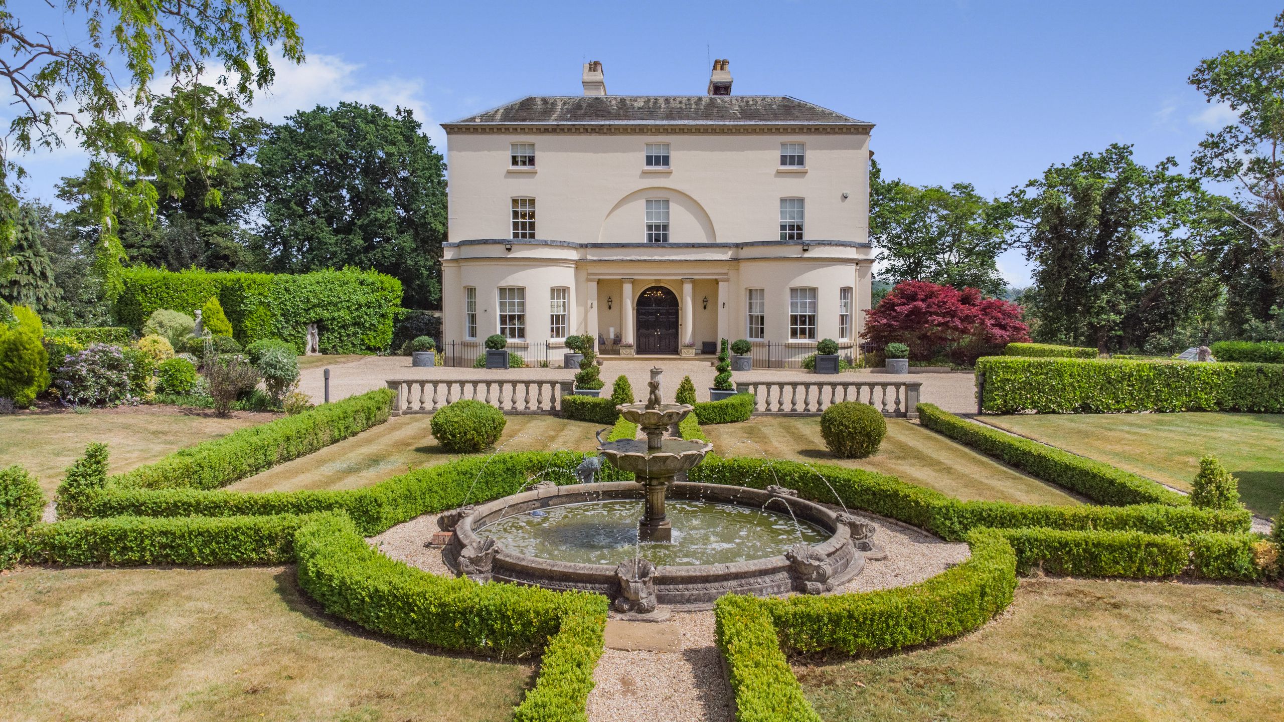 The country house with ‘incredible and unrivalled views’ where De ...