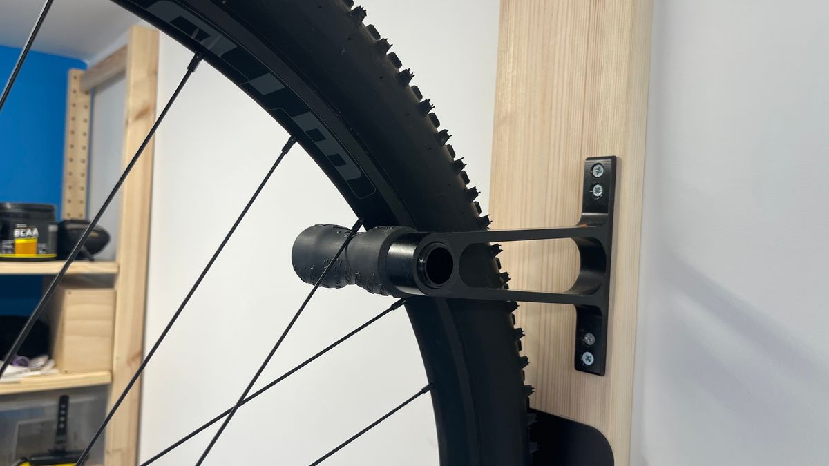 Lezyne CNC Alloy Wheel Hook review | Bike Perfect