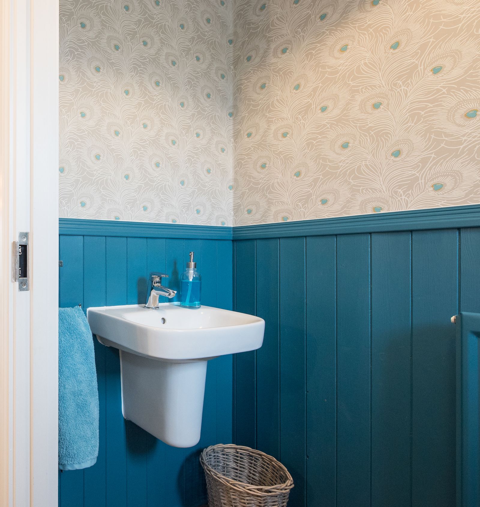 8 Small bathroom design mistakes to avoid at all costs | Real Homes